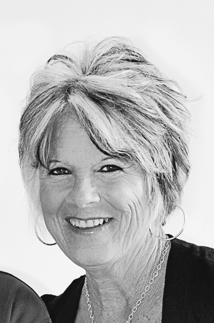 Jo Lambert's Instagram, Twitter & Facebook on IDCrawl